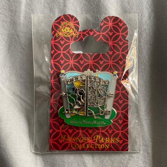 Disney | Other | Walt Disney World Castle Gates Mickey Mouse Hinged Pin ...